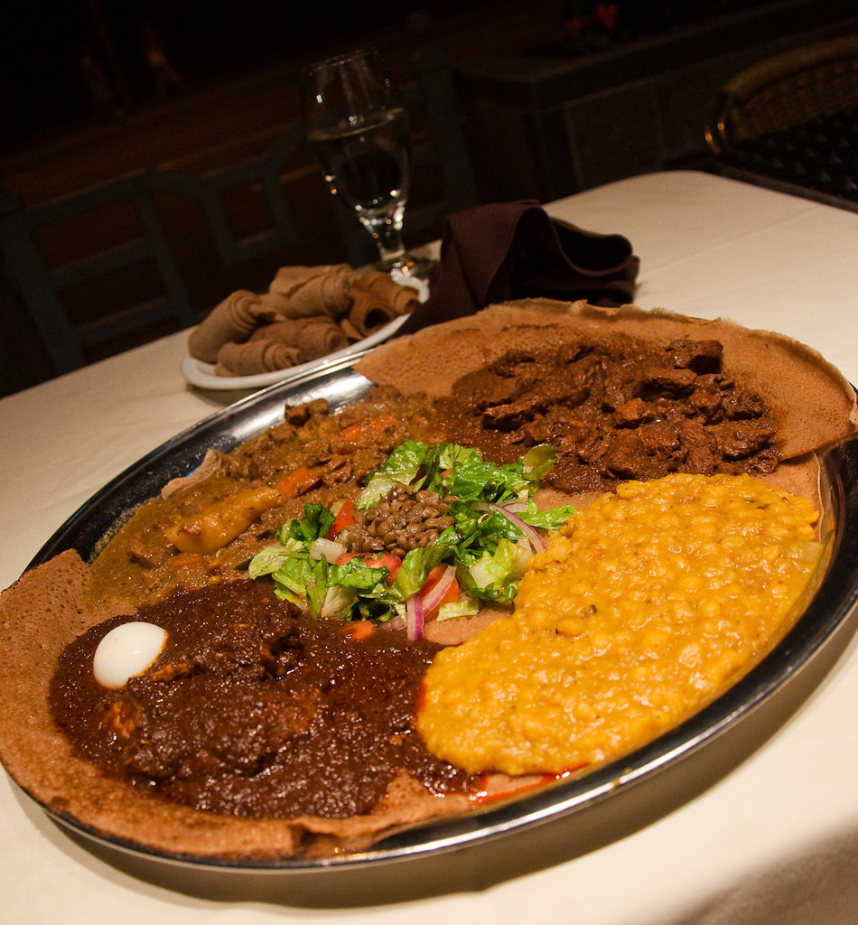 What to Do When Eating in Foreign Countries | Wine and Dine Guide ...